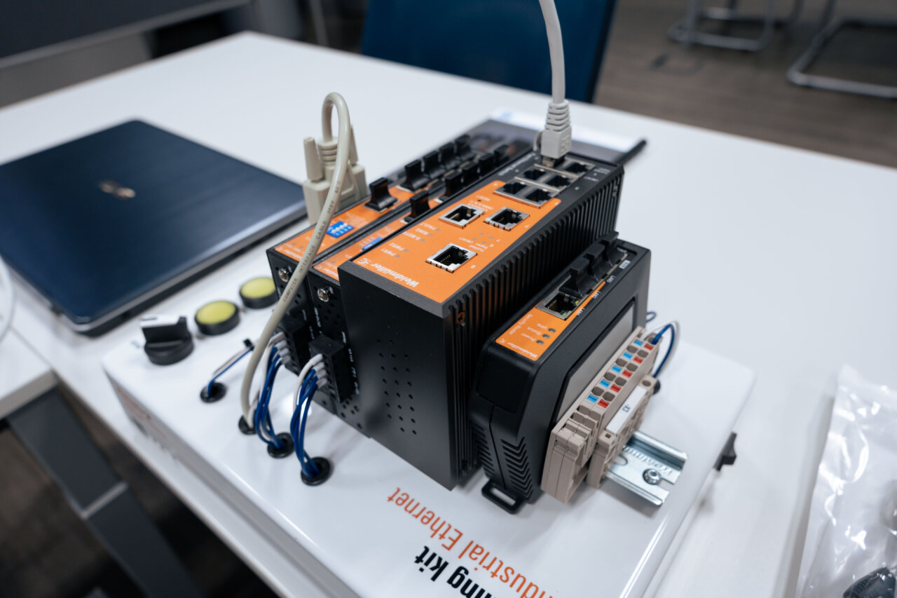 Seminar: Industrial Ethernet - Establish reliable data communication ...