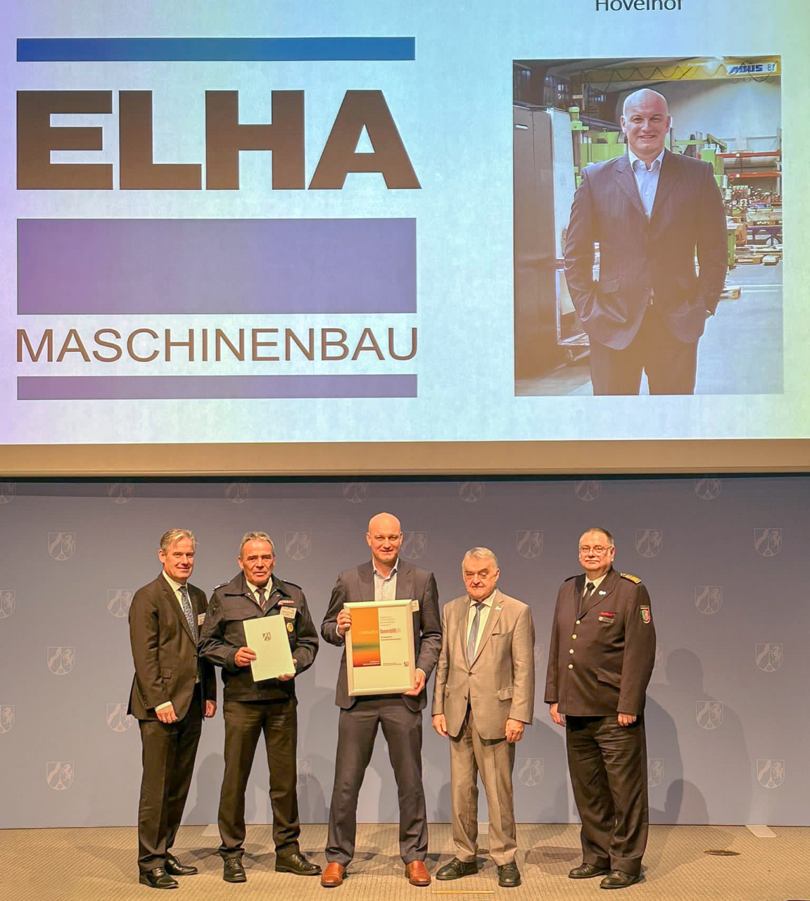 Auszeichnung für ELHA - Förderplakette für Arbeitgeber 2023 - ELHA